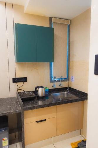 Nirrtul Saphhire Studio Apartment Specious & Cozy - Surat