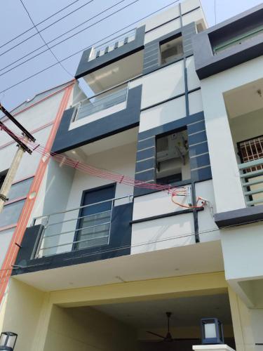 Mohnish Sai Home Stay & 7 Rooms - Central Location, Budget Price - Tiruvannamalai