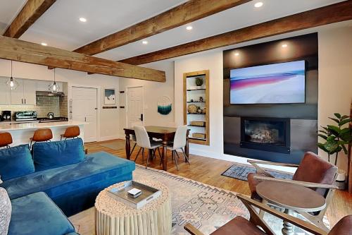 Timberline Condominiums Two Bedroom Deluxe Unit D1d - Aspen, CO