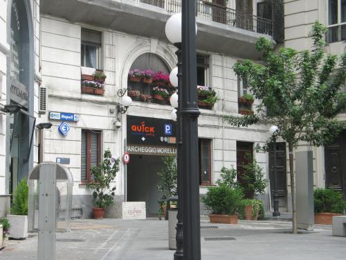 Bed Morelli 49 , Chiaia - Naples
