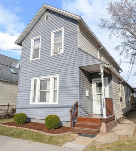 5 Bedroom House In Tremont, Near Downtown, And Ohio City Whole - Parma, OH
