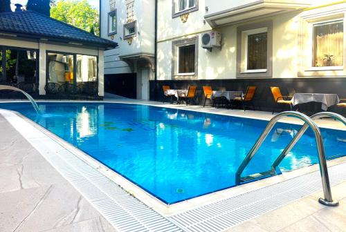 Eney Attic Three-room Apartment - Lviv
