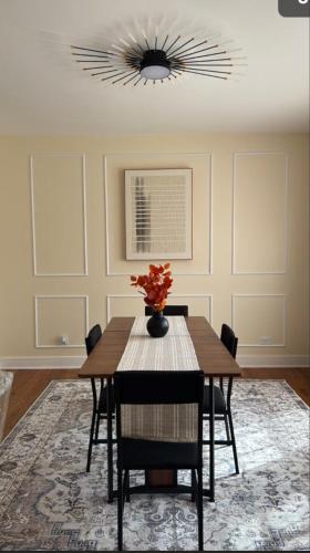 The Reset Space A Minimalist 1br Oasis - Chicago, IL