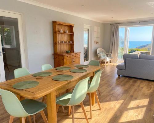 Dol Hendre - A Coastal Dog Friendly Holiday Home With Stunning Sea Views On One Level - Freshwater East