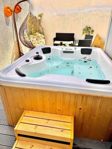 Babis Blue With Private Hot Tub - Rodes