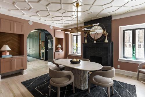 Loose Park Modern Mansion - Overland Park, KS