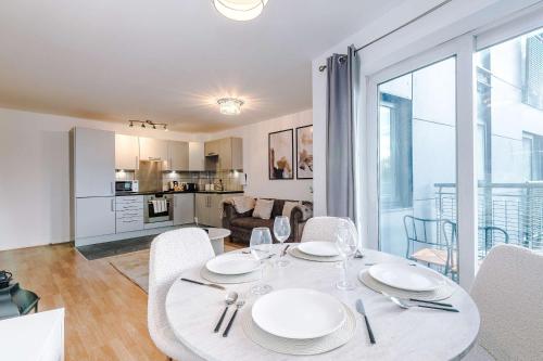 Modern 2br Parking For 2 Walk To Co-op Live - Mánchester