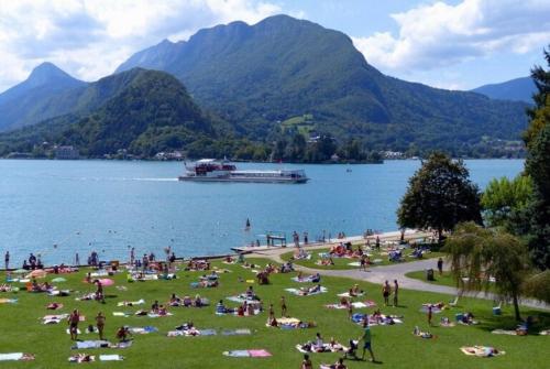 Le Lac Bleu - Sevrier - Lake Annecy