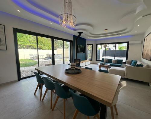 16 Personnes - Jacuzzi -Wi-fi Netflix - Parking - Bègles