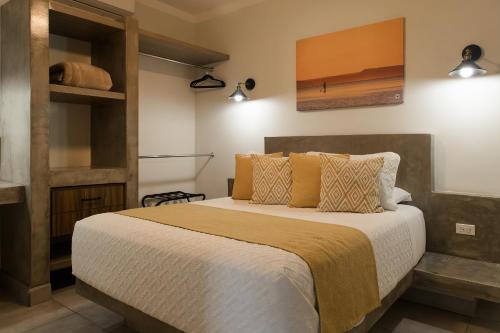 Santa Cruz Suites - La Paz