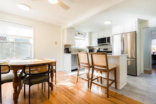 Minutes From Notre Dame 4br 2ba Home Close To Nd - South Bend, IN