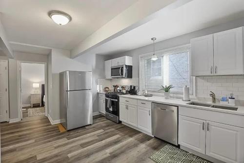 Modern 4bd 2ba Family Home - Elmhurst, IL