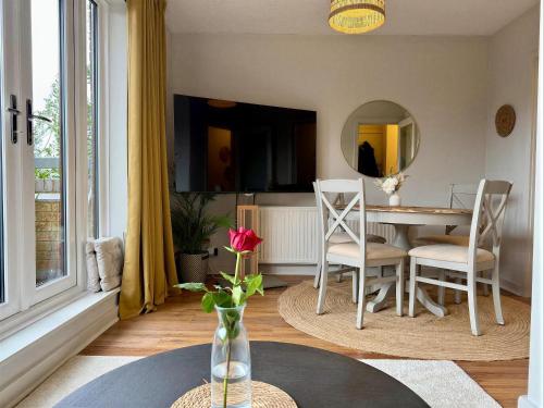 Guest Favorite, 18min To London, Balcony, Parking - St Albans, UK