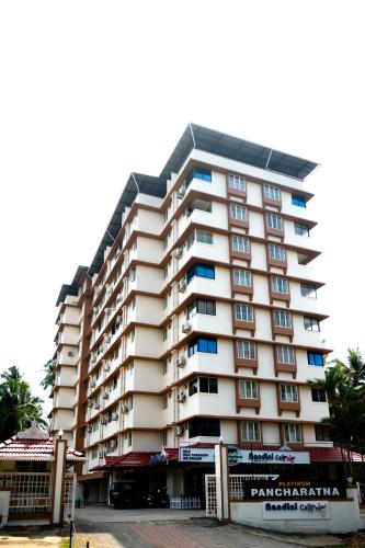 Padmalaya Luxury Temple View Stay With Infant Cradle - Guruvayur