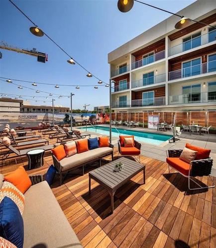 Brand New Luxury Building In Sm - Santa Monica, CA