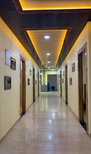 Nirbhay Hotel - Kanpur