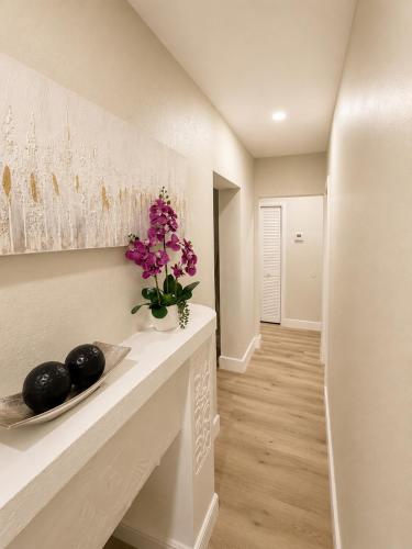 Villa Shores - Surfside, FL