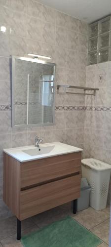 Appartement Avec Exterieur Et Parking Gratuit - Perpignan