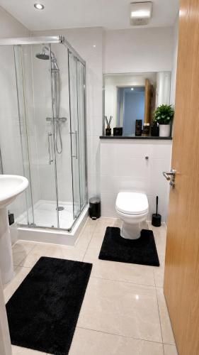 Landvue Stays, Modern, 2 Bed Apartment With Free Parking! - Coventry