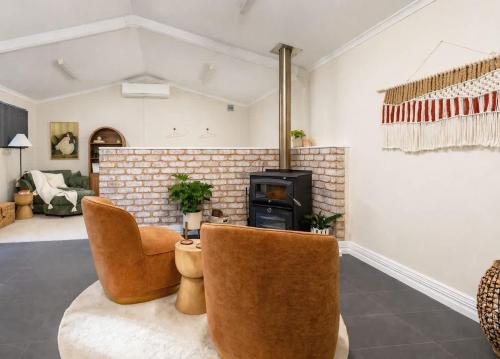 Cosy Winter Retreat Fire Tea & Sauna - Preston Beach