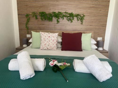 Blossom View Room, Hideaway Haven Villa - Sant'Anna Arresi