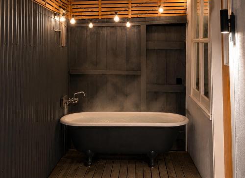 Waikanae Beach Escape - Cute With Outdoor Bath! - Waikanae