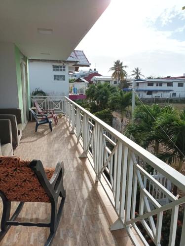 Apartamento Familiar Con Aire Y Wifi A 9 Minutos Walking Playa Spratt Bight - San Andrés