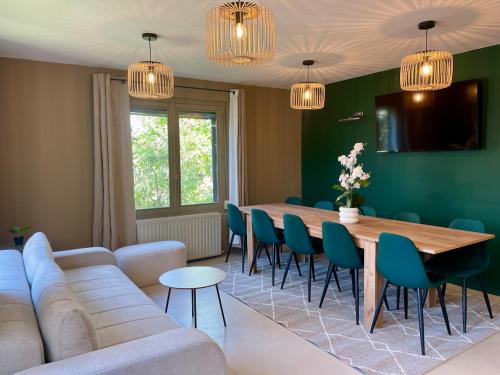 Family Home For 10 People, Spacious & Cozy - Compiègne