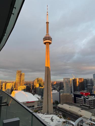 One Bedroom Apartment In The Entertainment District With A Stunning View High Floor - Toronto