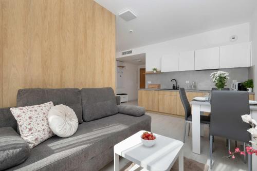 Art Lake - Elegant Apartments In Mielno With Rooftop Seasonal Pool By Noclegi Renters - Mielno