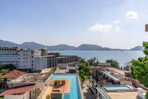 Sea View Apartment With Pool The Baycliff Condo - Patong