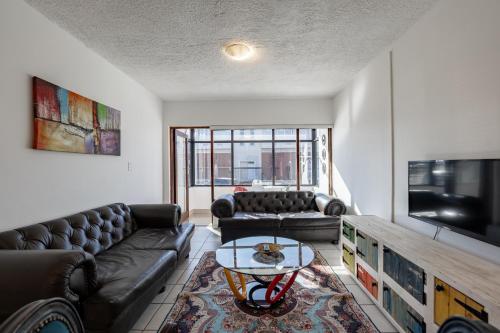Safi Self-catering Suite 2 - East London