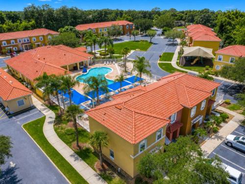 Comfortable Home At Berkley Resort 3 - Kissimmee, FL