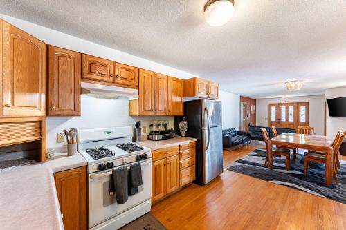 St Paul 5br For 10 - Private Yard Near Golf - Cottage Grove, MN
