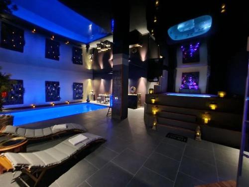 Villa With Private Pool In Hamois 350 M² - Provincie Namen