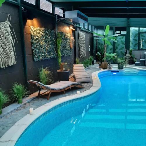 Villa With Private Pool In Hamois 350 M² - Ciney