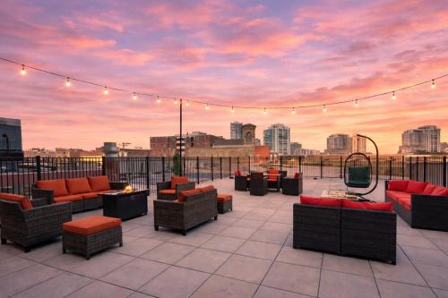 Luxury Studio Apartment With Optional Parking And Gym Access Near Mccormick Place, Chinatown And Sol - Wintrust Arena