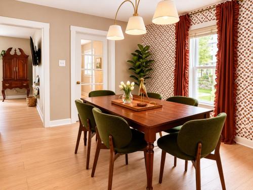 Astra Cottage Hot Tub 2br Near Downtown Tart Trail Grill - Traverse City, MI