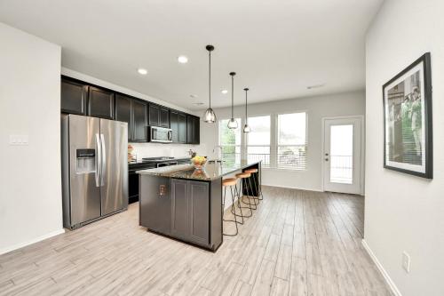 Modern Cozy Home In Houston Galleria And Nrg 4br 4ba - Houston, TX