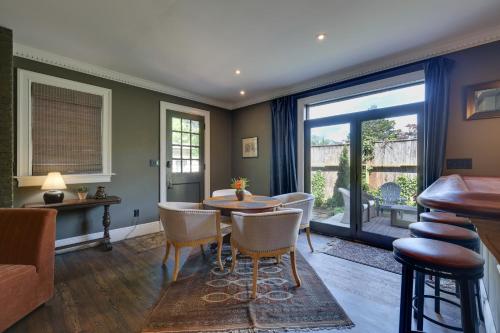 A Timeless Retreat At Historic Crompton House - Worcester, MA