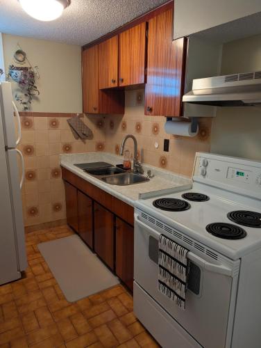 West End Basement Apartment - Mississauga