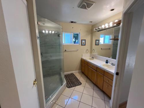 Wm Private Master Suite With Separate Entry - Santa Clara, CA