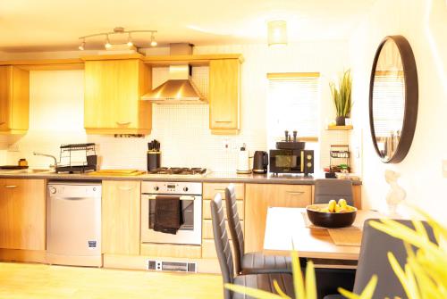 Cozy 2 Bedroom Home Away From Home! - Cambridge