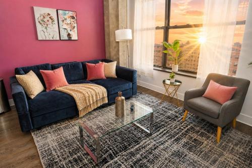 Business Ready 2br Apartment In South Loop With Skyline View, Optional Parking & Gym Access Close To - Chicago