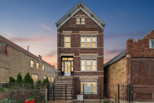 Cozy Pilsen 2br Apartment - Sheridan Park - Chicago