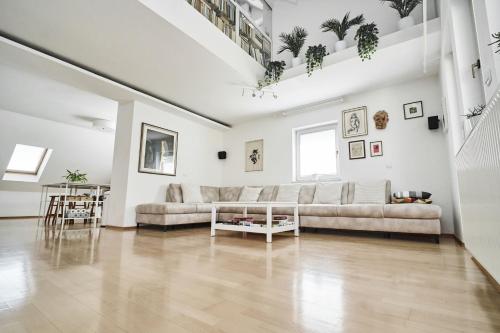 Matic Spacious Modern Apartment - Ljubljana