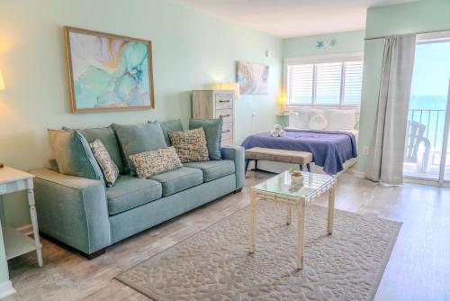 Luxurious Oceanfront Queen Suite - Completely Renovated & Sleeps 2-4! Palace Resort Unit 701 - Surfside Beach, SC