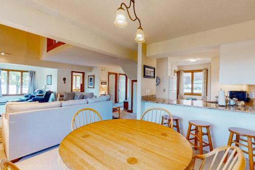 Saltbox 12a - Quechee, VT