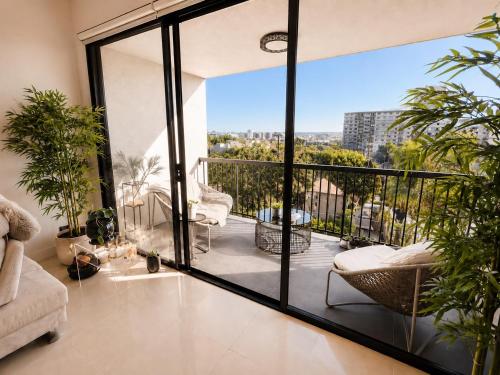 Beverly Hills & Weho Luxury Great Views 2 Bedrooms 2 Bathrooms - Los Angeles