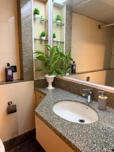 Heaven Retreat-1 Bhk Luxury Apartment-10th Floor - Ghaziabad